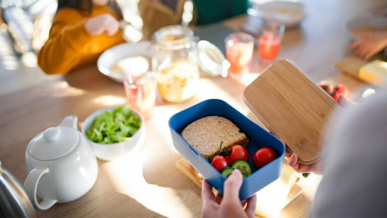 Navigating Autism and Food Aversion: Strategies for Parents - Deron School